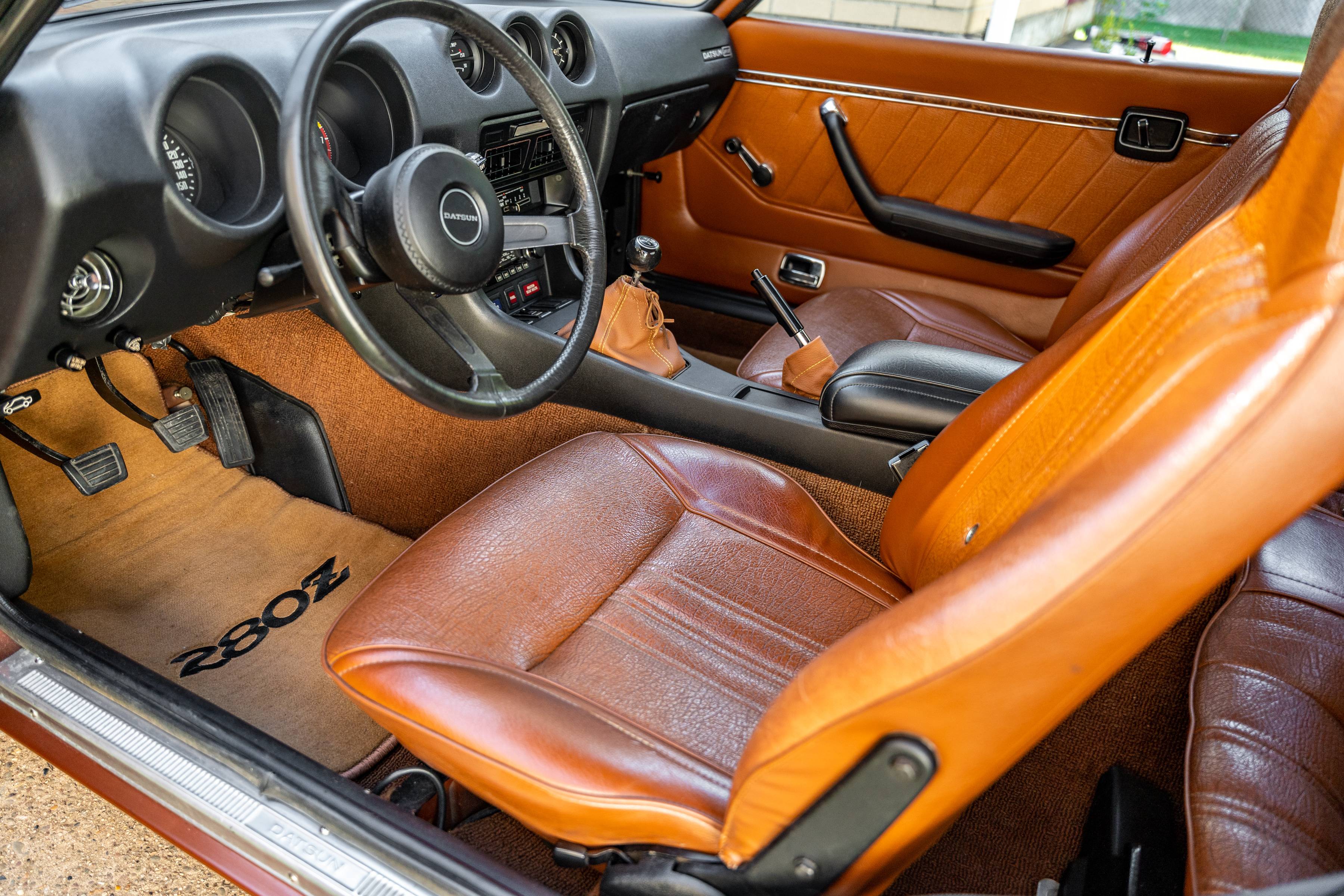 1975 Datsun 280z Interior